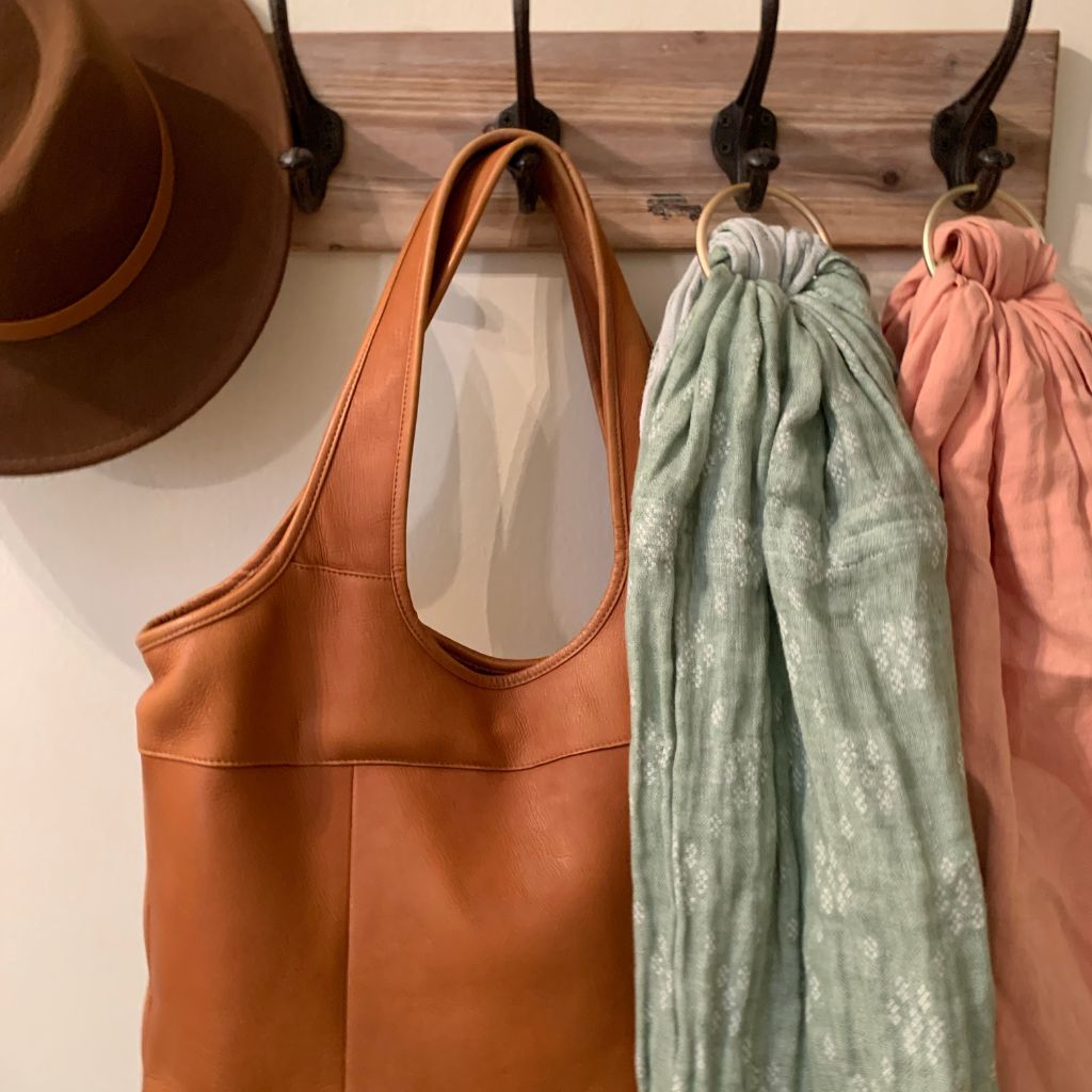 Purses, Scarfs and Hats – Divine Consign Furniture